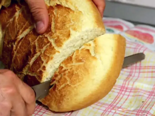 Recept za domaći hleb | Spolja hrskav, a unutra mek k'o duša